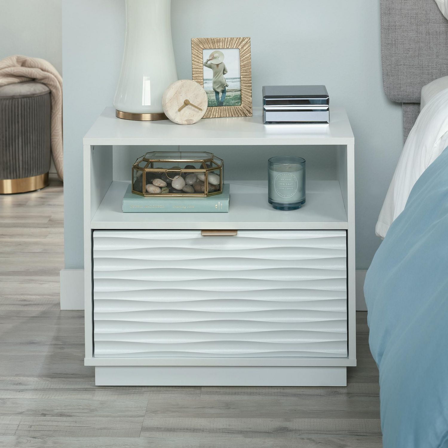 Sauder Morgan Main Night Stand in White Finish - Walmart.ca