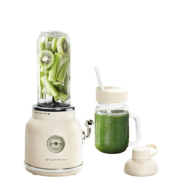 Frigidaire 300W Retro Smoothie Maker - Walmart.ca