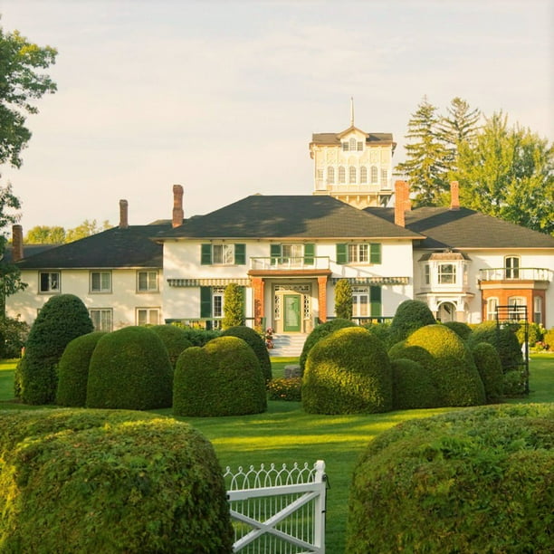 müvExperiences Jackson's Point (ON) 2-night Getaway Package at the ...