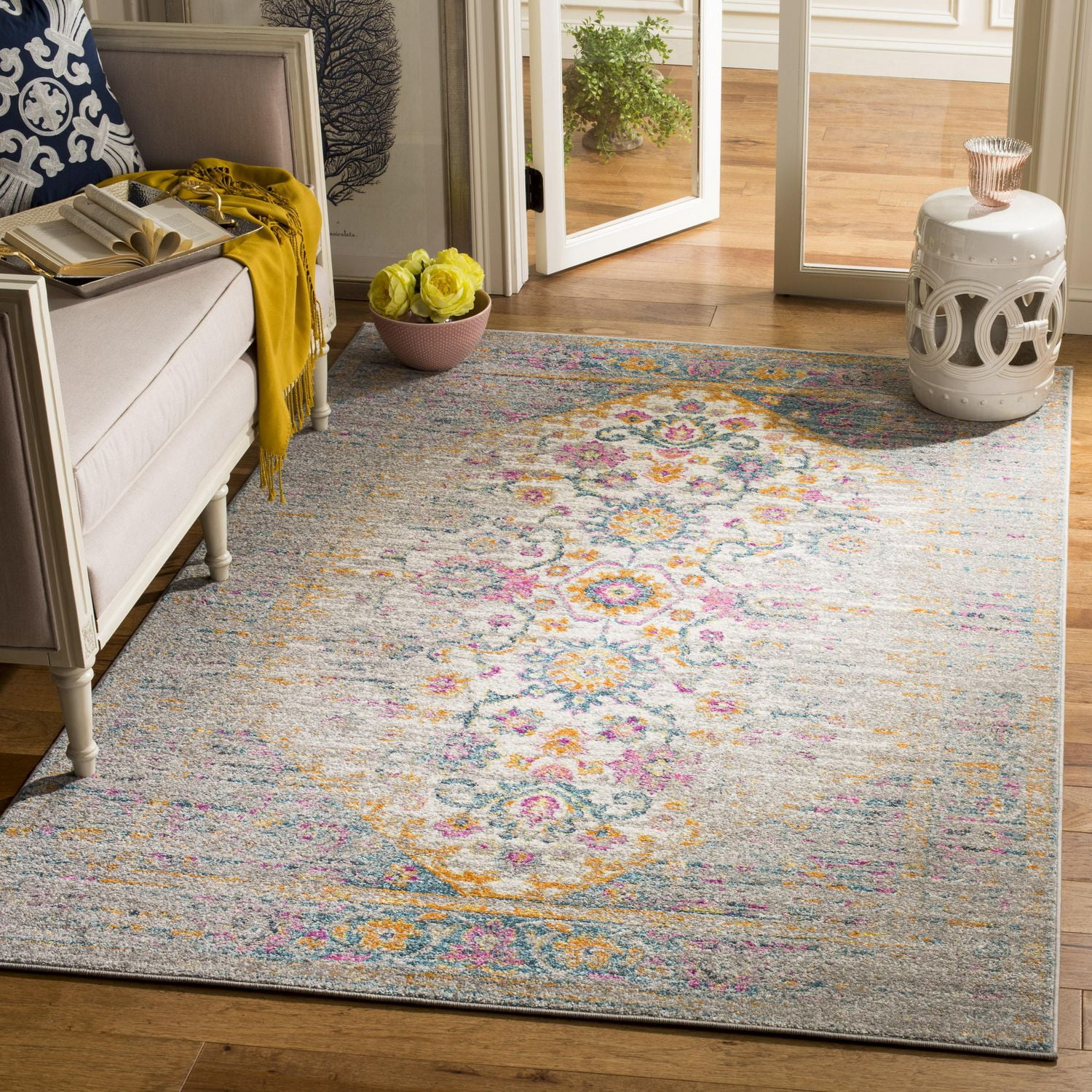 SAFAVIEH Madison Gabriel Traditional Area Rug - Walmart.ca
