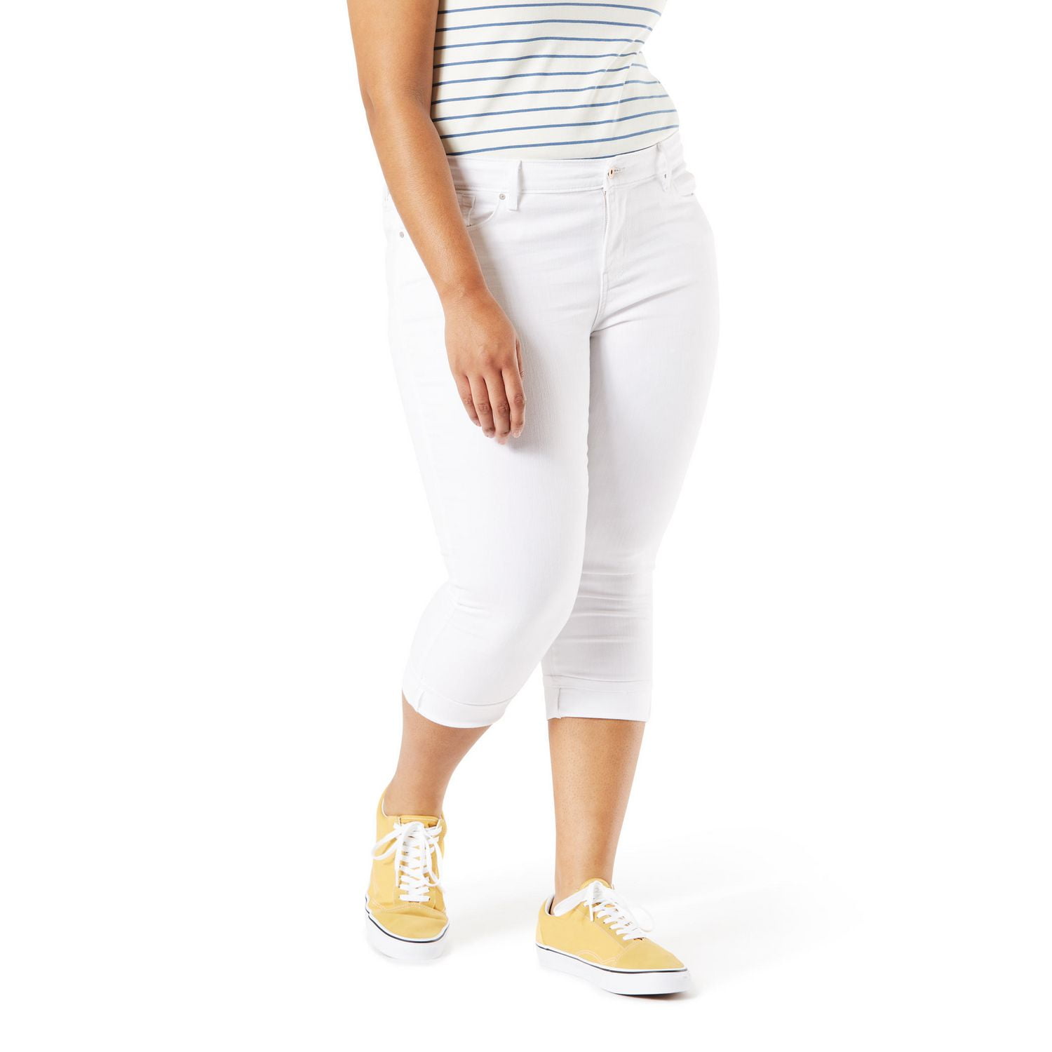 Levi Strauss Signature™ Women's Mid Rise Capris (Online only) - Walmart.ca