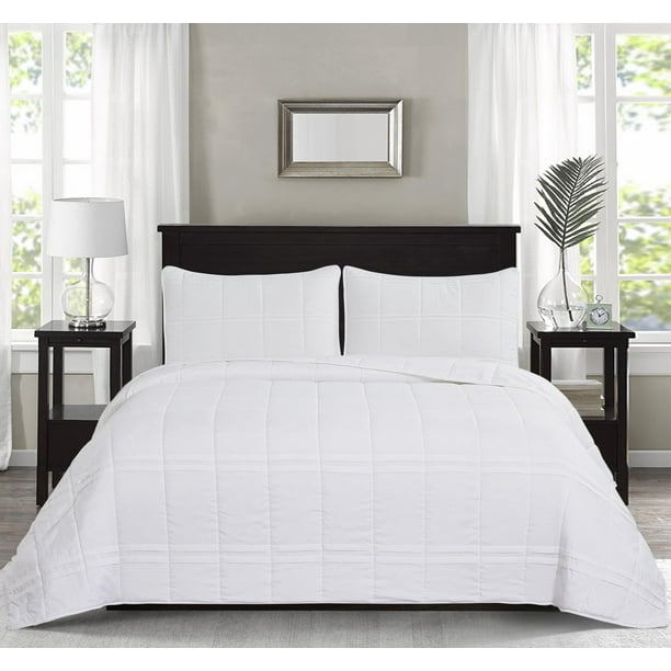 Chaps 3-Piece Jersey Knit Microfiber Quilt and Sham Set - Solid ...
