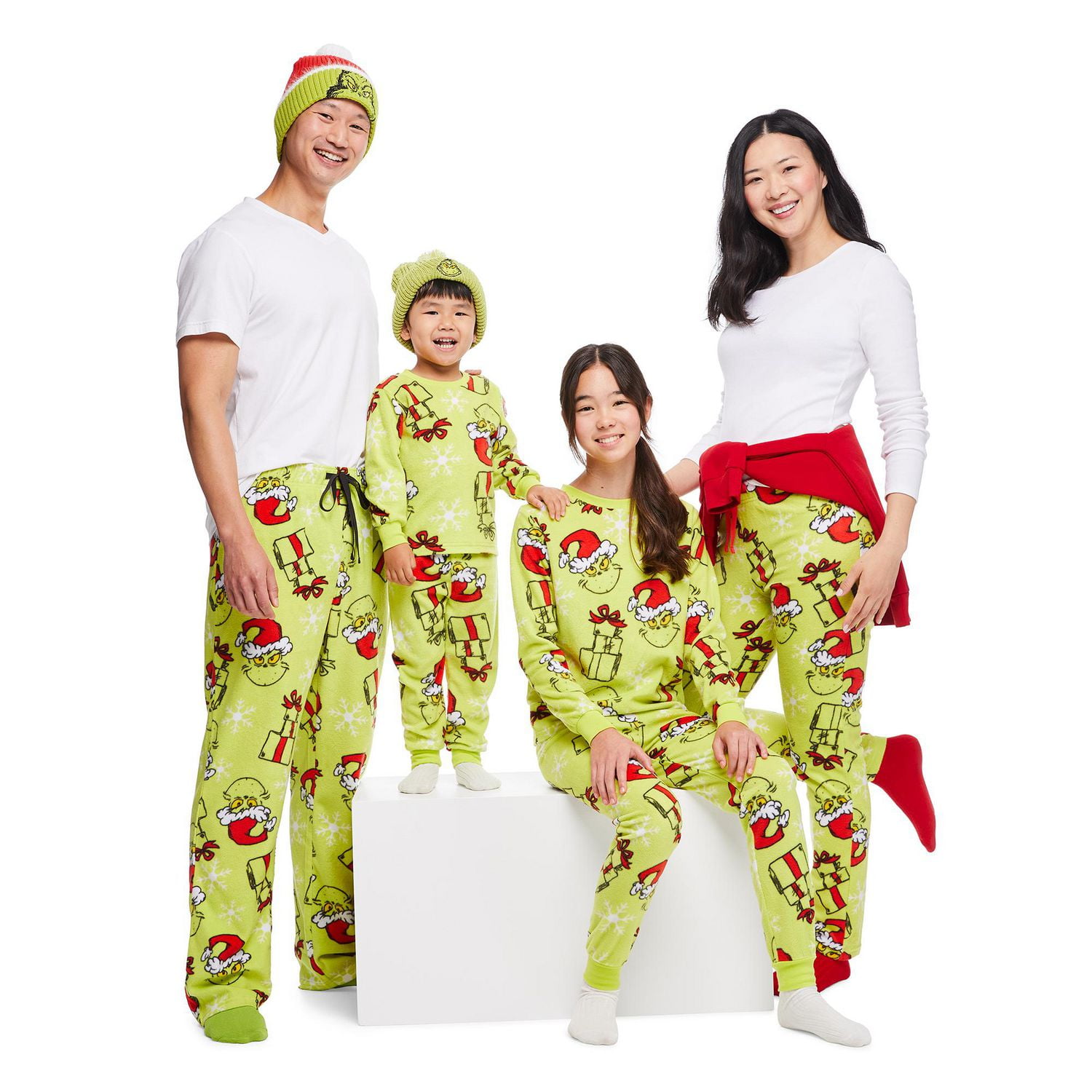 The Grinch Family Micro Fleece Pajamas, Sizes for the family - Walmart.ca