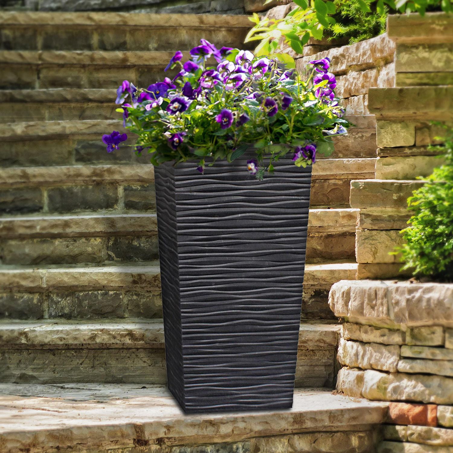earthKIND Recycled Rubber 26" Square Waves Planter, Black | Walmart Canada