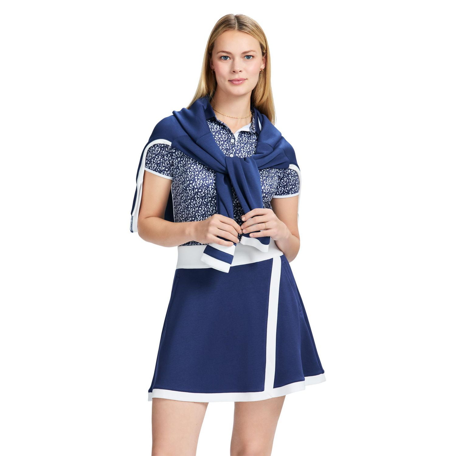 Click here for Izod Penny Pull-On Skort M prices