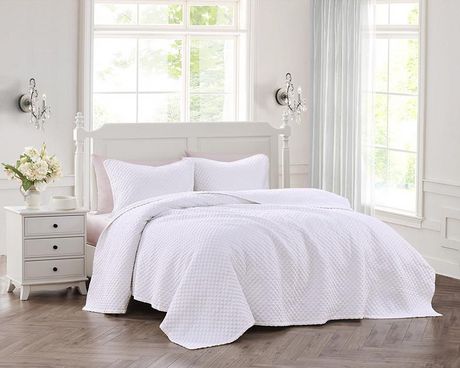 Click here for Shabby Chic -Annette Quilt Set. White Twin prices