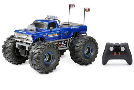 New Bright 1:10 Scale Bigfoot RC Monster Truck with Lights and Sounds ...