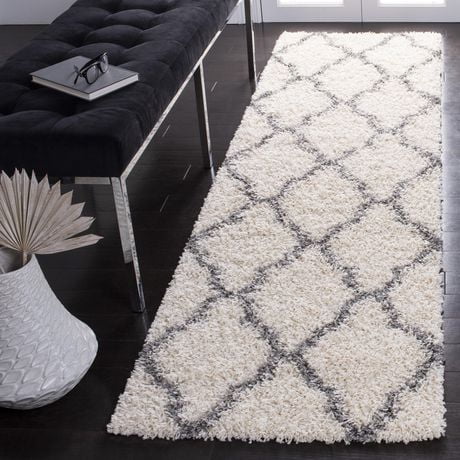 Click here for Safavieh Dallas Logan Geometric Shag Area Rug Ivor... prices