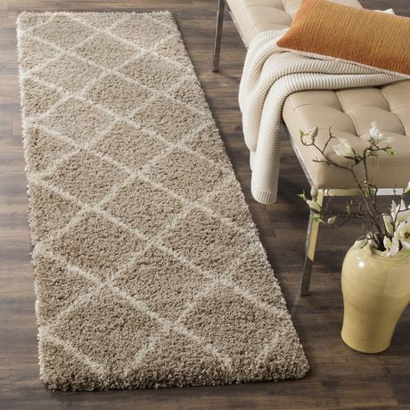 Click here for Safavieh Hudson Amias Geometric Shag Area Rug Beig... prices