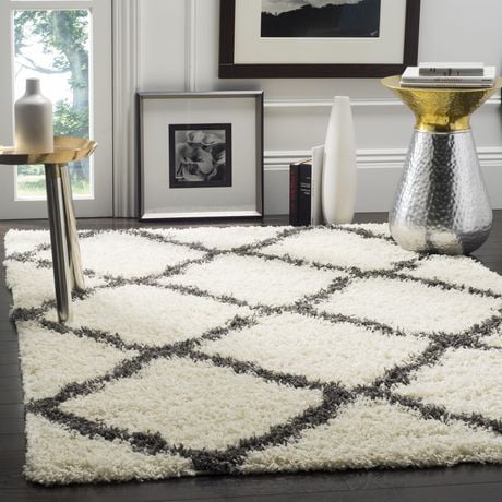 Click here for Safavieh Dallas Logan Geometric Shag Area Rug Ivor... prices