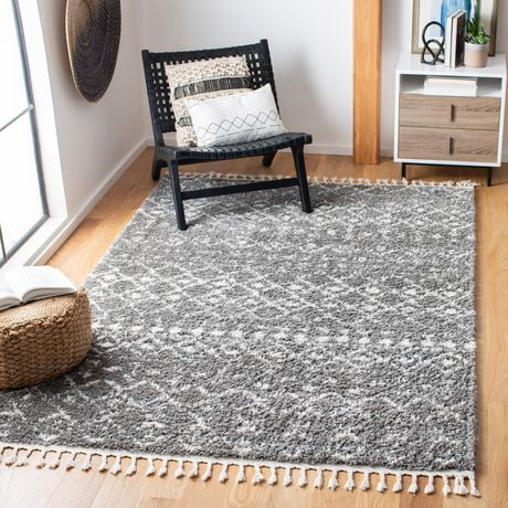 Click here for Safavieh Berber Fringe Lesleigh Aztec Shag Area Ru... prices