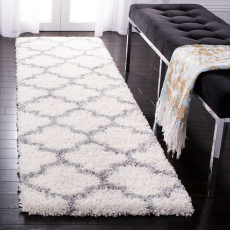 Click here for Safavieh Fontana Hilda Geometric Plush Shag Area R... prices