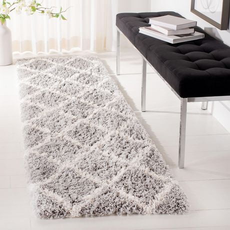 Click here for Safavieh Fontana Venice Geometric Plush Shag Area... prices