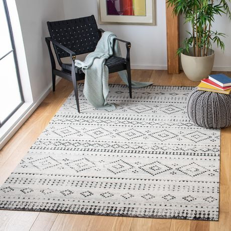 Click here for Safavieh Montage Dixie Geometric Outdoor Area Rug... prices