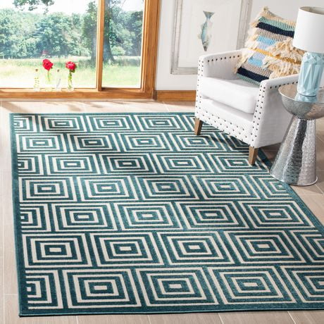Click here for Safavieh Cottage Laraine Geometric Outdoor Area Ru... prices