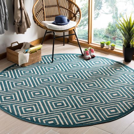 Click here for Safavieh Cottage Laraine Geometric Outdoor Area Ru... prices