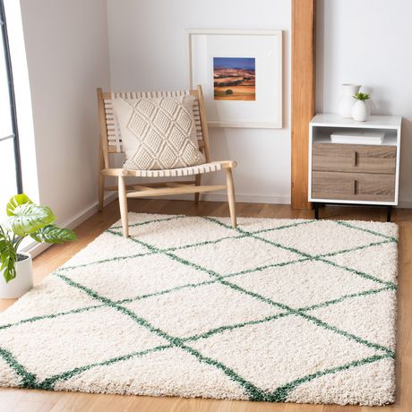 Click here for Safavieh Hudson Amias Geometric Shag Area Rug Ivor... prices