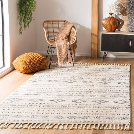 Click here for Safavieh Marrakesh Earleen Southwestern Fringe Are... prices