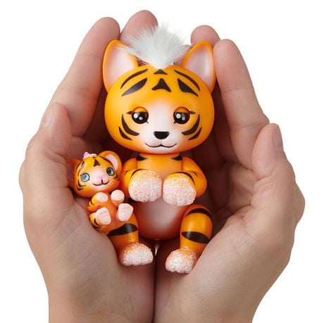 Fingerlings Light-Up Baby Tiger and Mini - Tilly and Tammy ...