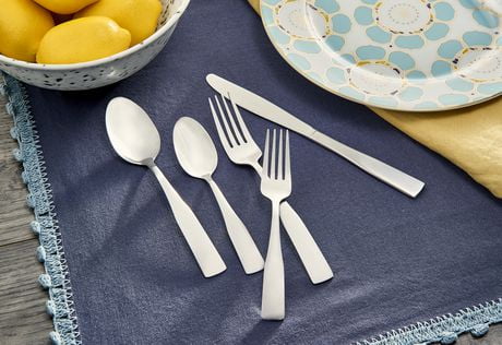 Click here for Hampton Forge Bristol Flatware Set Silver prices