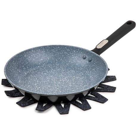 Thyme & Table 10" Fry Pan - Walmart.ca