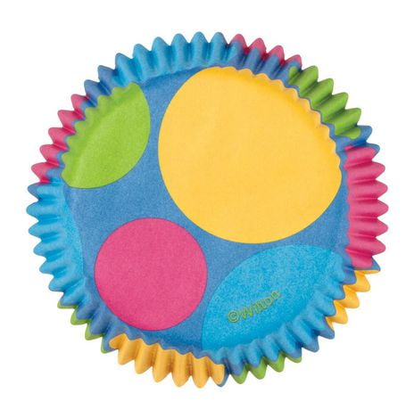 Click here for Wilton Retro Dots Standard Baking Cups Assorted 75 prices