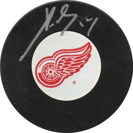 Autographed Puck Pavel Datsyuk Detroit Red Wings | Walmart Canada