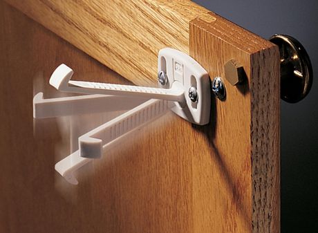 Click here for Kidco Under Counter Swivel Lock White 0-24 Months prices