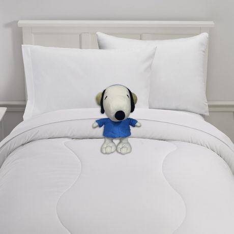 Snoopy "Winter Ready" Cuddle Pillow - Walmart.ca