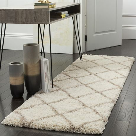 Click here for Safavieh Hudson Amias Geometric Shag Area Rug Ivor... prices