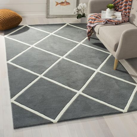 Click here for Safavieh Chatham Isaac Geometric Diamonds Area Rug... prices