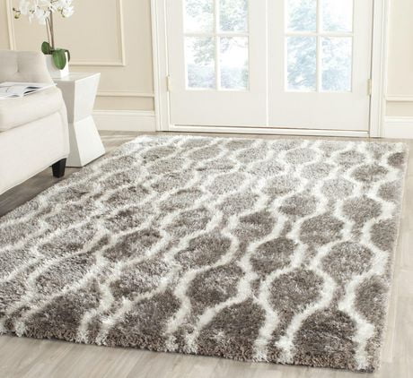 Click here for Safavieh Barcelona Melinda Geometric Shag Rug Silv... prices