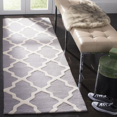 Click here for Safavieh Cambridge Liam Geometric Area Rug Silver... prices