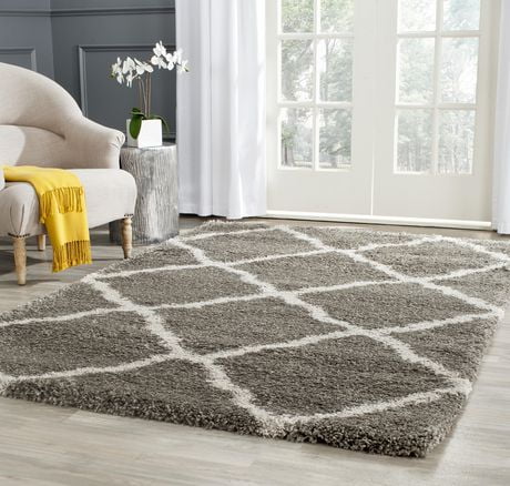 Click here for Safavieh Belize Joisse Geometric Plush Shag Area R... prices