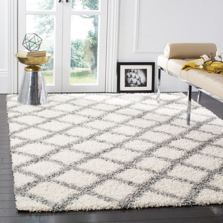 Click here for Safavieh Dallas Jerrie Geometric Shag Area Rug Ivo... prices