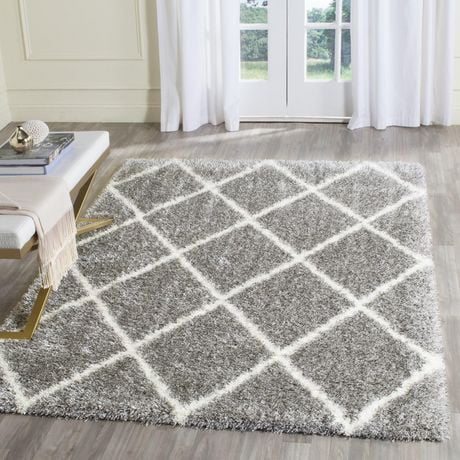 Click here for Safavieh Montreal Vesela Geometric Shag Area Rug G... prices