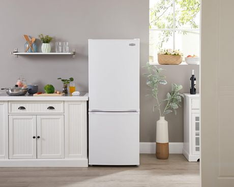 Click here for Marathon 9.2 Cu. Ft Frost Free Bottom Mount Refrig... prices