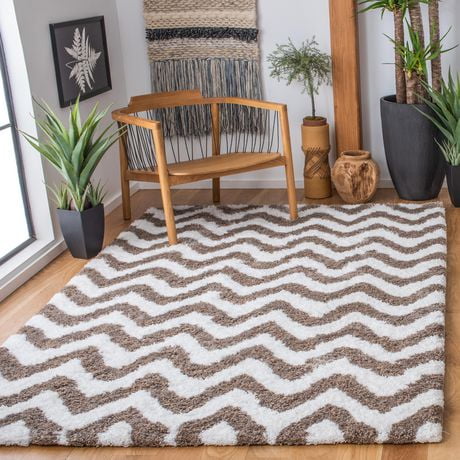 Click here for Safavieh Barcelona Carmella Zigzag Stripes Shag Ar... prices