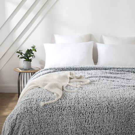 Click here for Hometrends Gray Sherpa Blanket Queen Gray Double/Q... prices