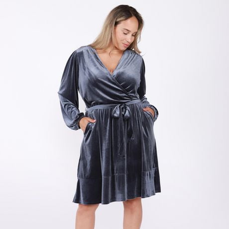 Devoted Women’s Plus size Ruffled Hem Velvet Wrap Dress - Walmart.ca