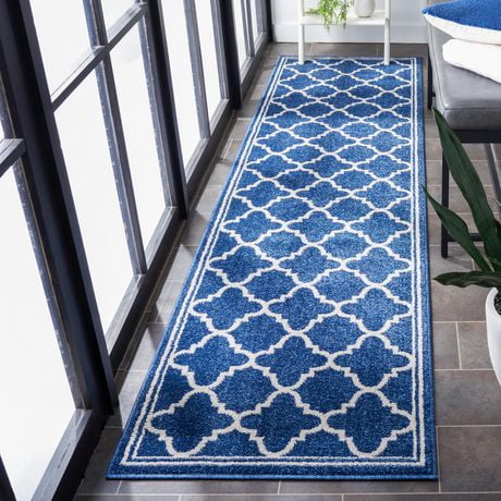 Click here for Safavieh Amherst Trina Geometric Area Rug Navy / B... prices