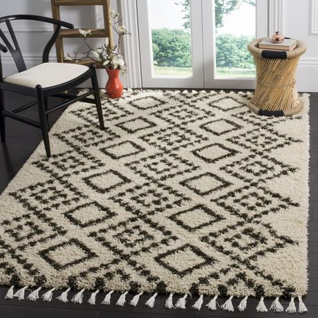 Click here for Safavieh Moroccan Fringe Janie Geometric Shag Area... prices