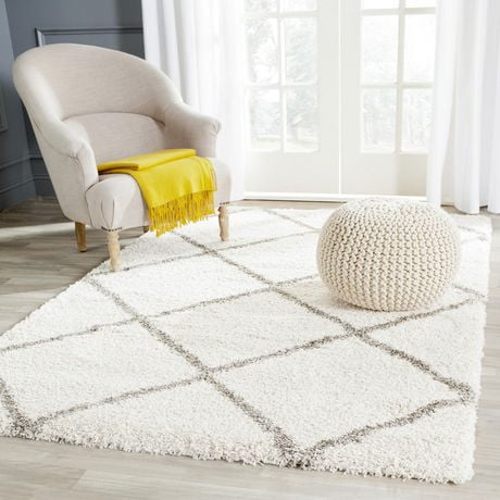 Click here for Safavieh Hudson Amias Geometric Shag Area Rug Ivor... prices