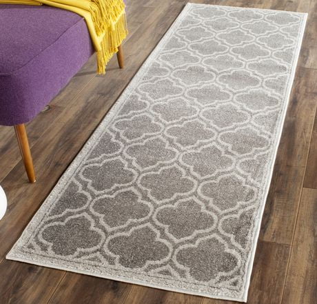 Click here for Safavieh Amherst Wilson Geometric Area Rug Grey /... prices