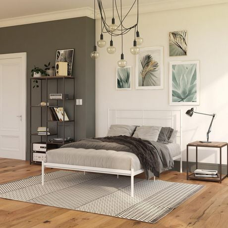 Click here for Queer Eye Jensen Metal Bed White Queen prices