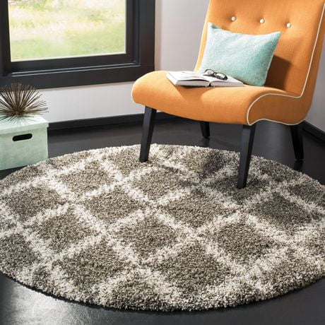 Click here for Safavieh Hudson Franklin Geometric Diamonds Shag A... prices