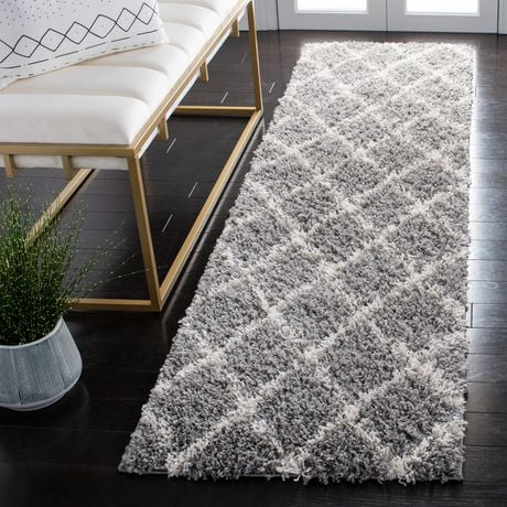 Click here for Safavieh Venus Quincy Geometric Trellis Shag Area... prices