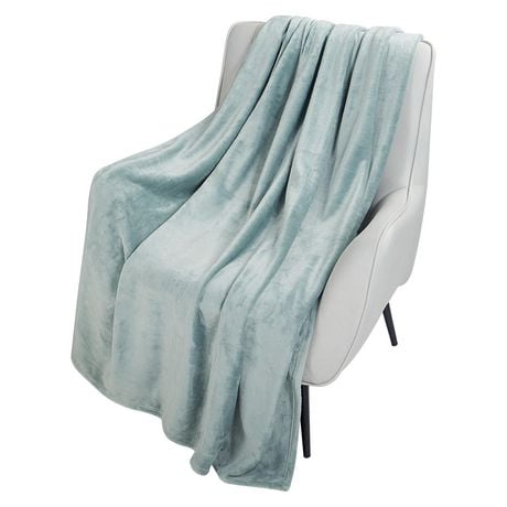 HOMETRENDS Velvet Plush Throw - Walmart.ca