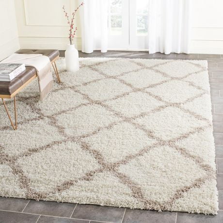 Click here for Safavieh Dallas Logan Geometric Shag Area Rug Ivor... prices