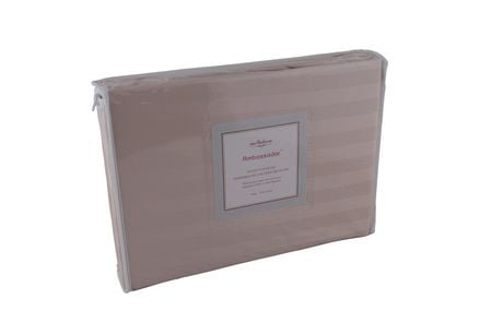 Click here for Ambassador 300 Tc Damask Stripe Duvet Cover Set Br... prices
